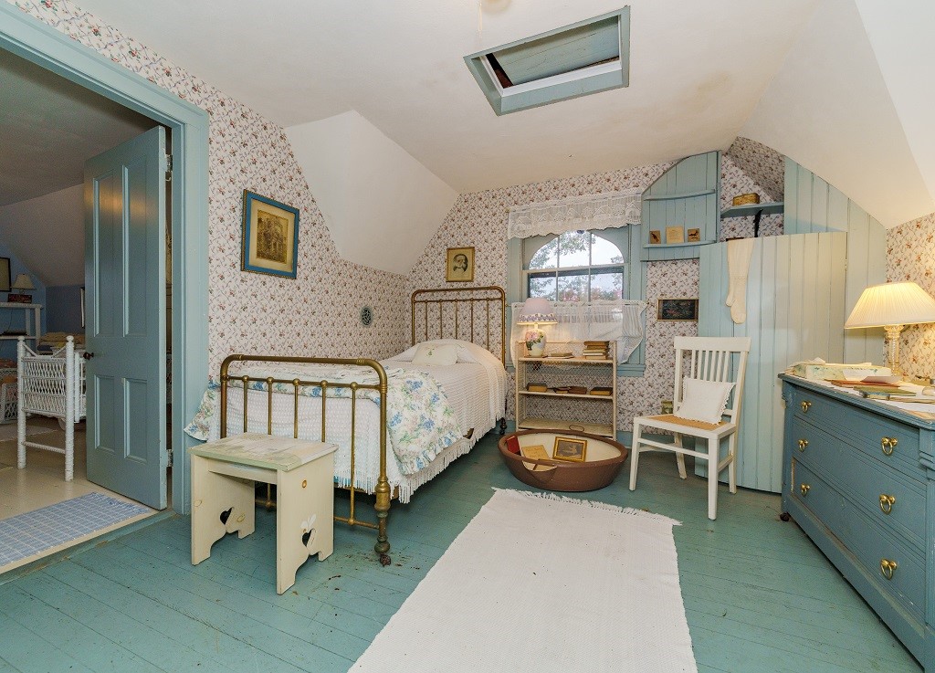 Locations Hub - Jonathan Sturges Cottage