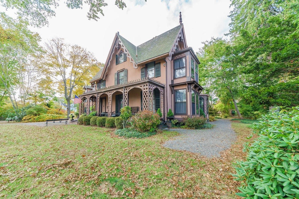 Locations Hub - Jonathan Sturges Cottage