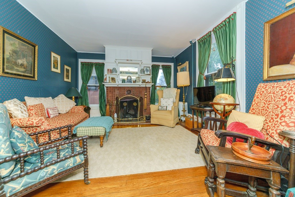 Locations Hub - Jonathan Sturges Cottage