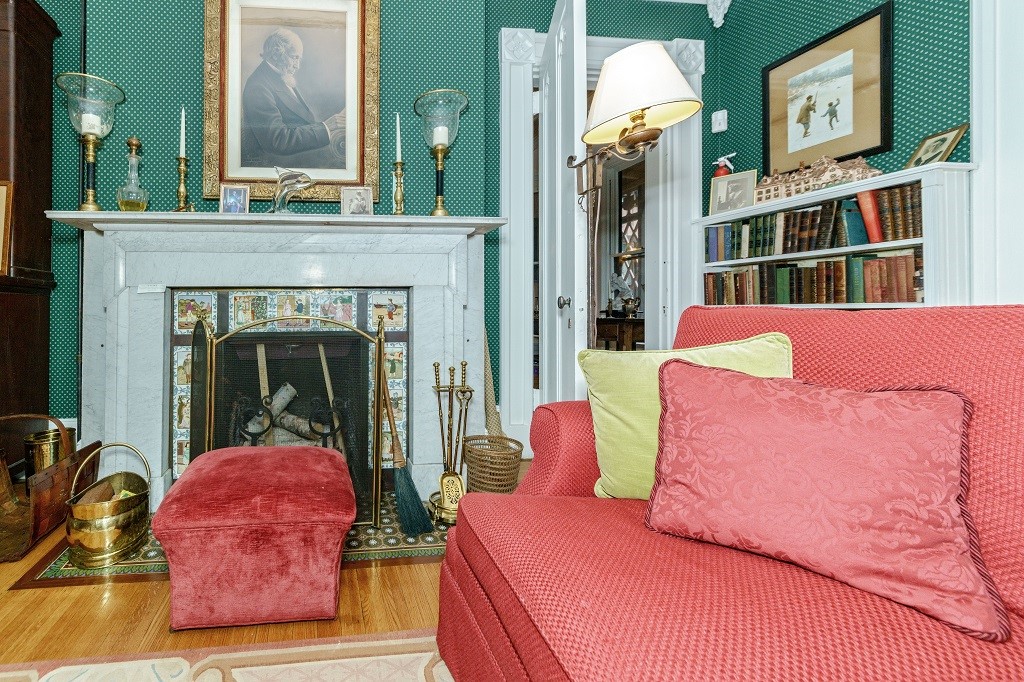 Locations Hub - Jonathan Sturges Cottage