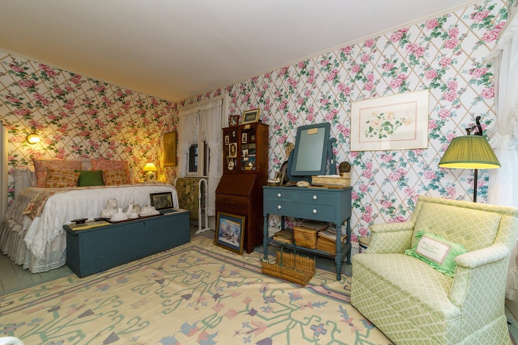 Locations Hub - Jonathan Sturges Cottage