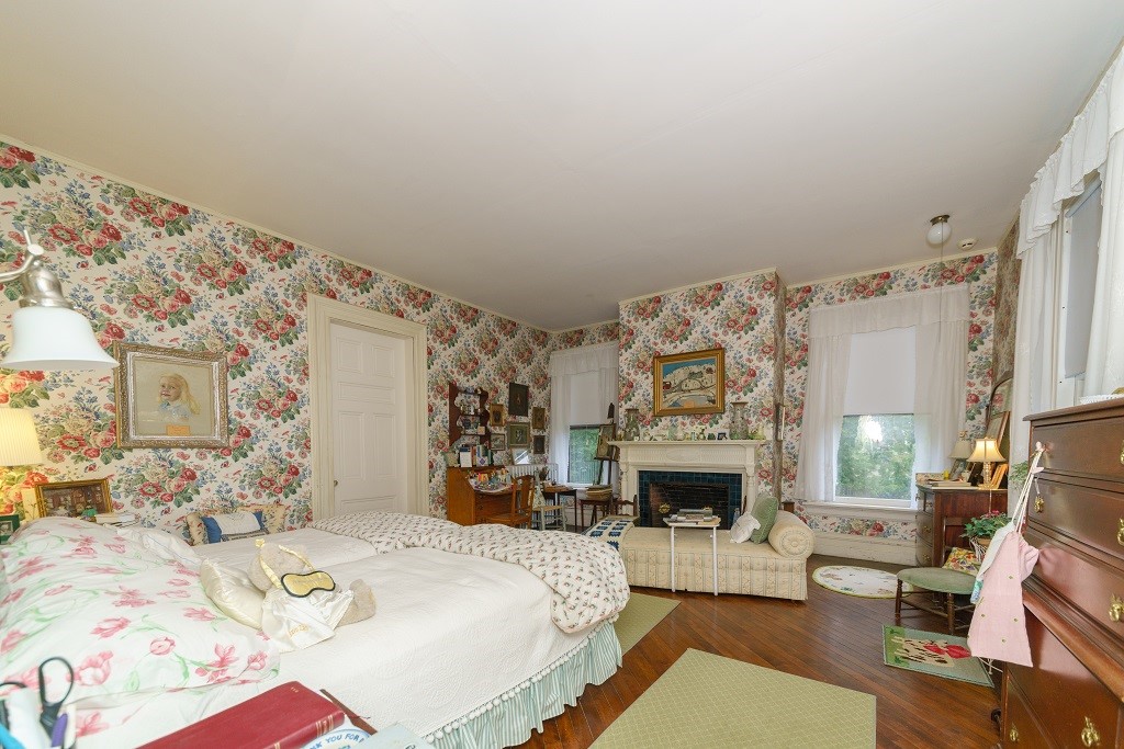 Locations Hub - Jonathan Sturges Cottage