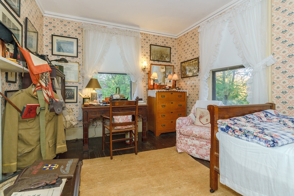 Locations Hub - Jonathan Sturges Cottage