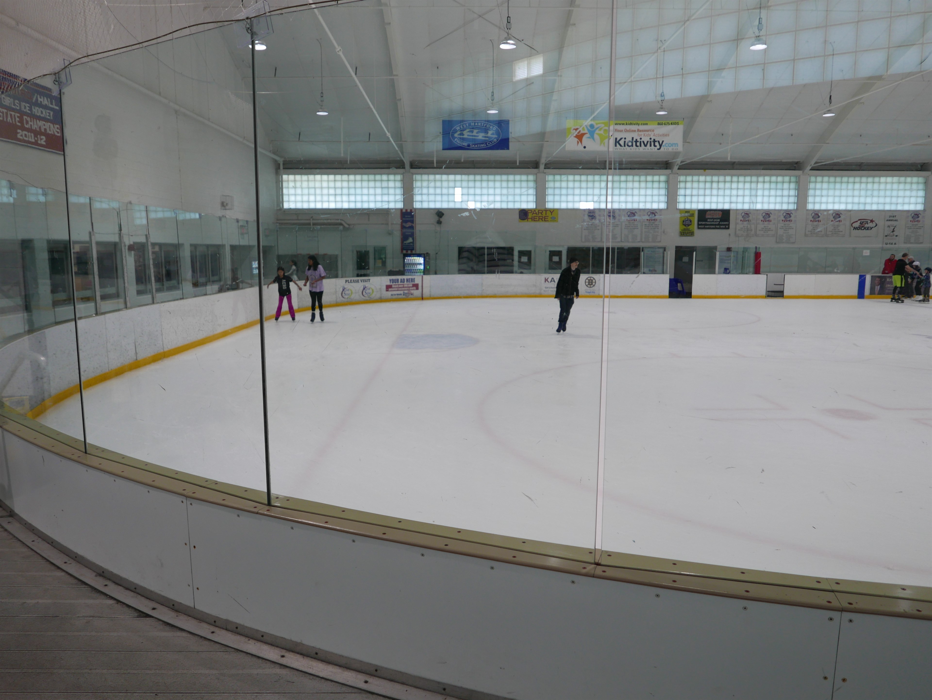 Locations Hub - Veterans Memorial Skating Rink