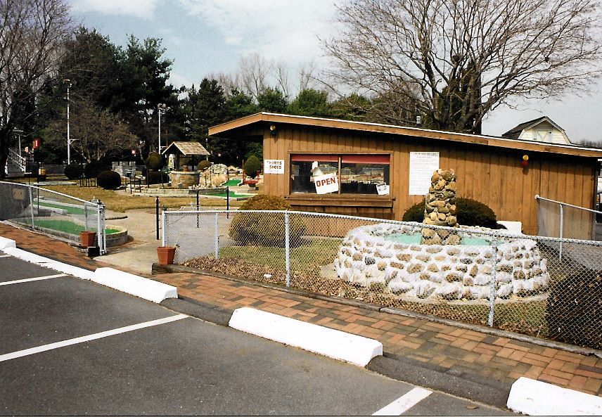 Locations Hub - Farmington Mini Golf