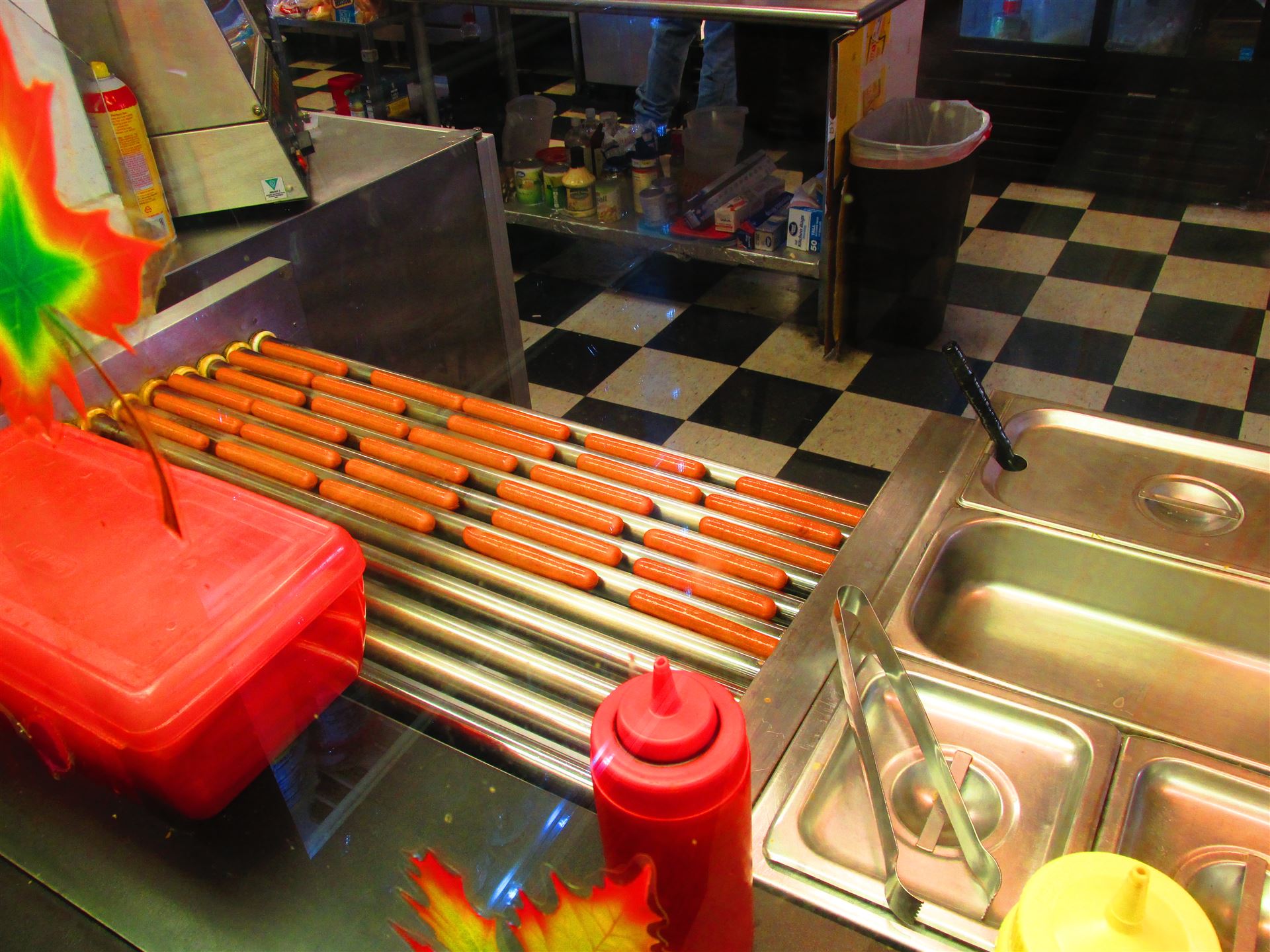 Locations Hub - Nikki's Dog House