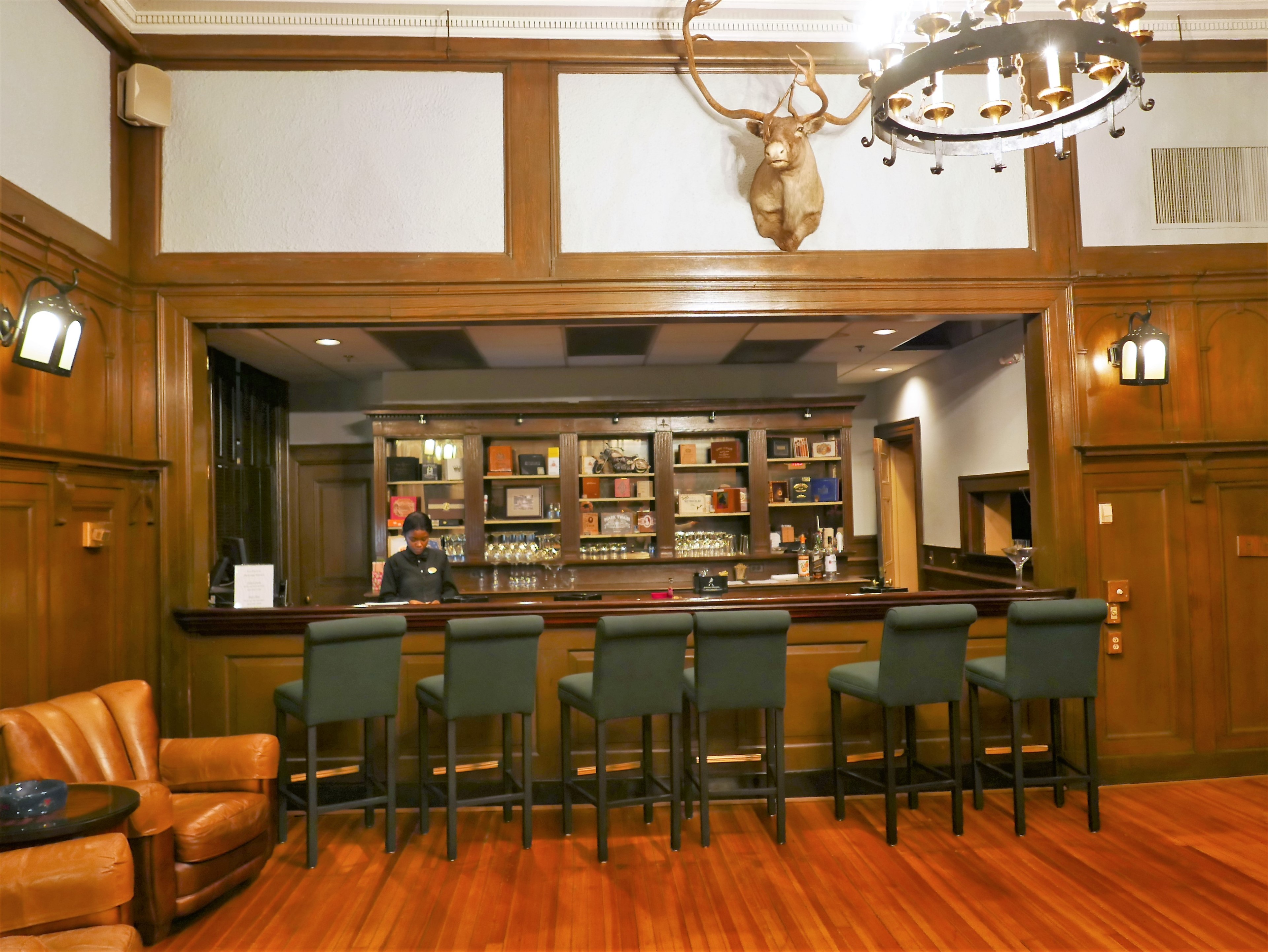 Locations Hub - The Hartford Club