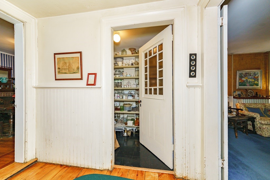 Locations Hub - Jonathan Sturges Cottage