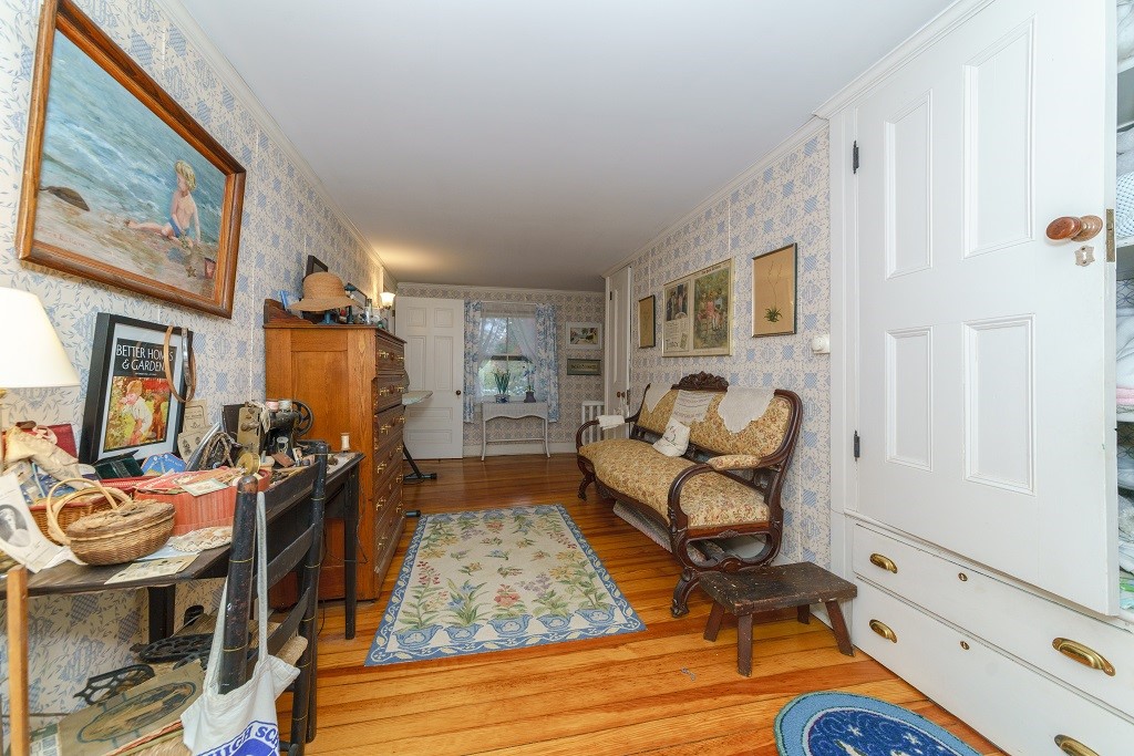 Locations Hub - Jonathan Sturges Cottage