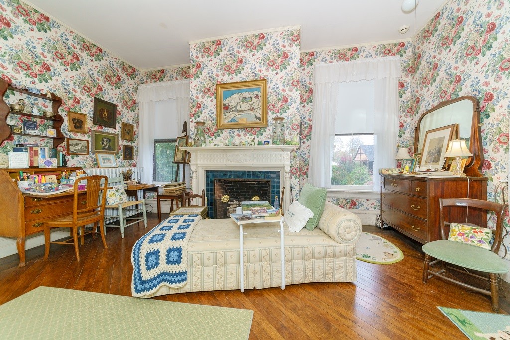 Locations Hub - Jonathan Sturges Cottage