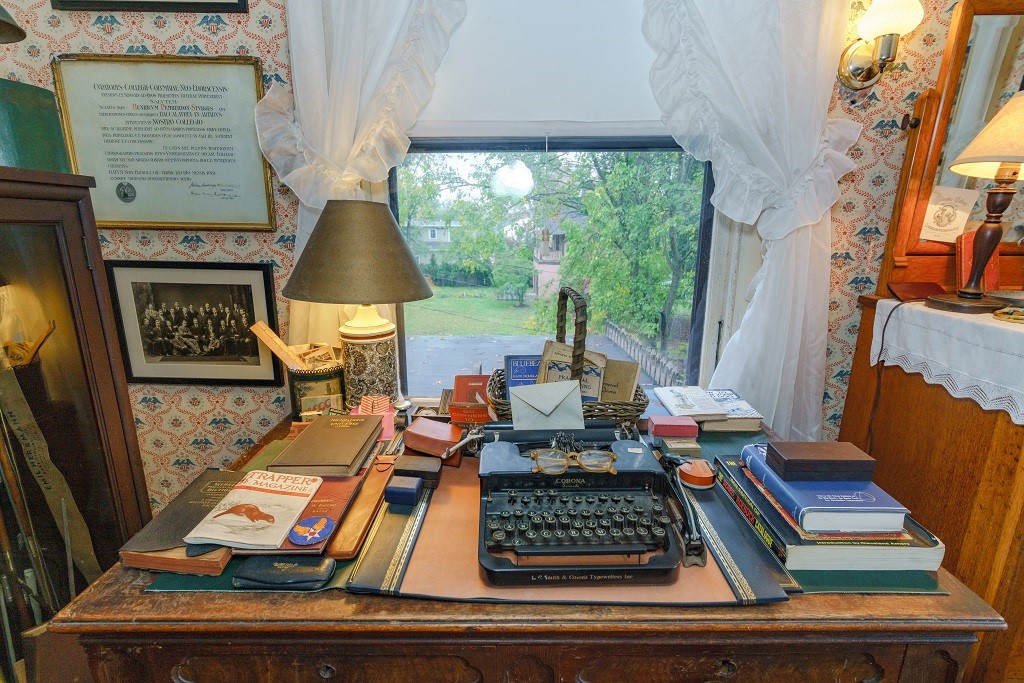 Locations Hub - Jonathan Sturges Cottage