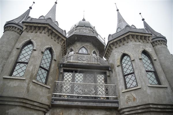 Locations Hub - Christopher Mark Castle