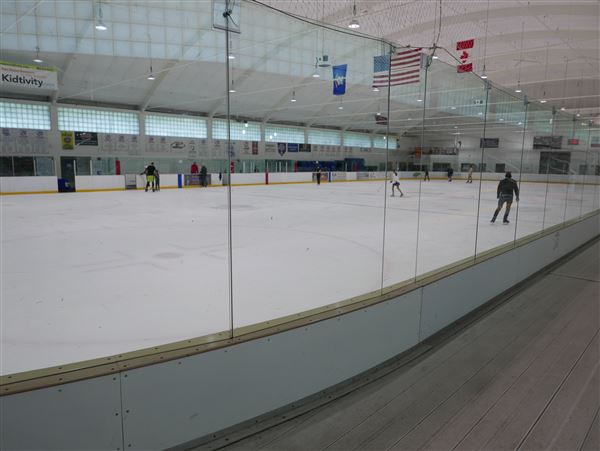 Locations Hub - Veterans Memorial Skating Rink