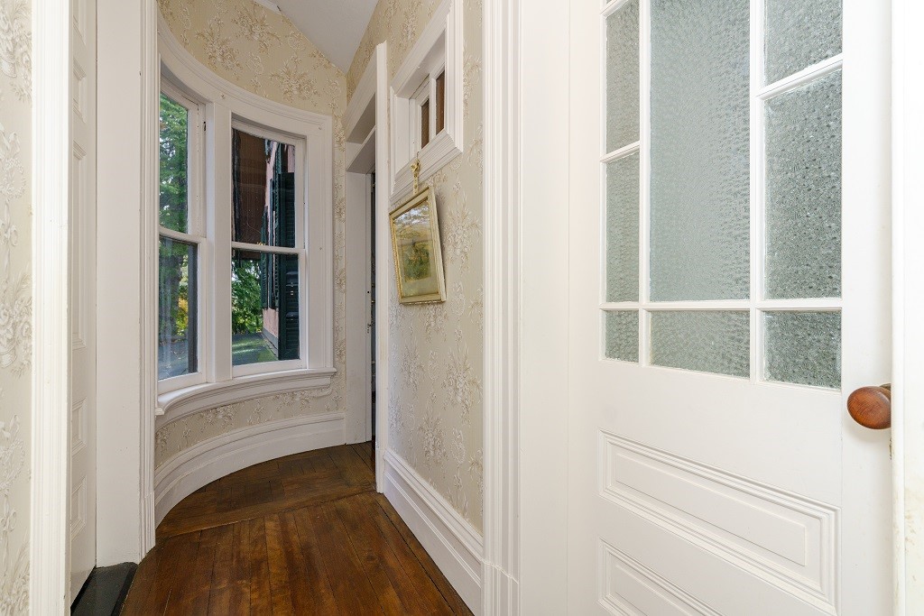 Locations Hub - Jonathan Sturges Cottage