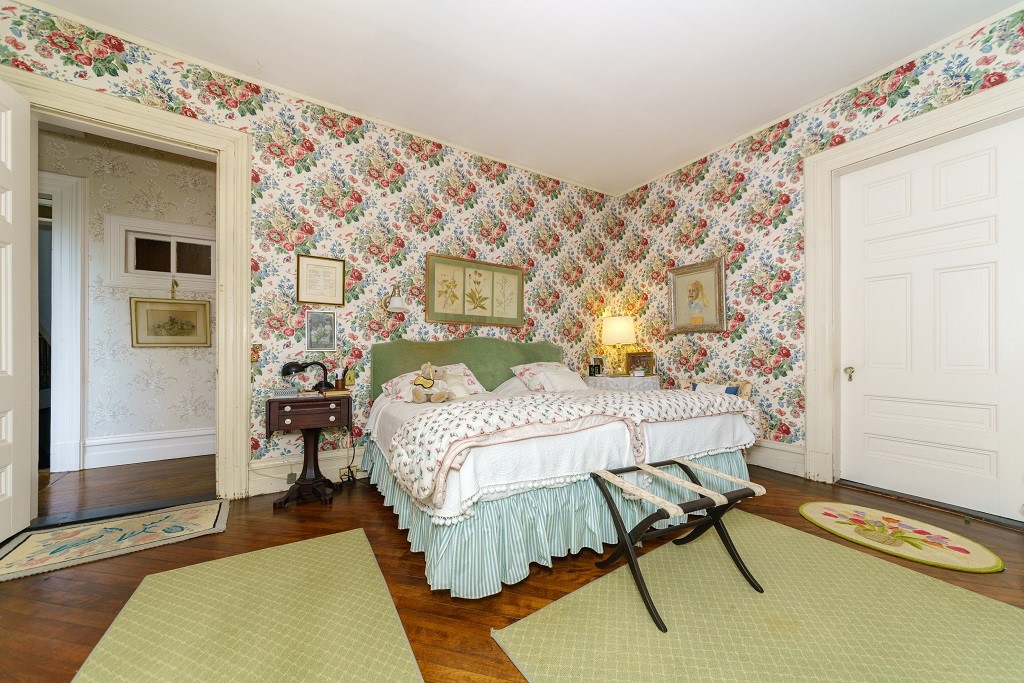 Locations Hub - Jonathan Sturges Cottage