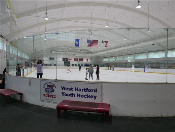 Locations Hub - Veterans Memorial Skating Rink