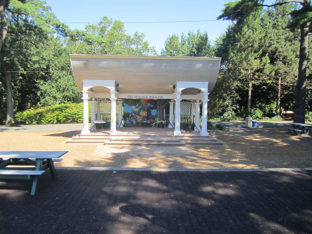 Locations Hub - Connecticut's Beardsley Zoo - Carousel Area