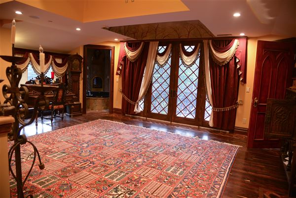 Locations Hub - Christopher Mark Castle