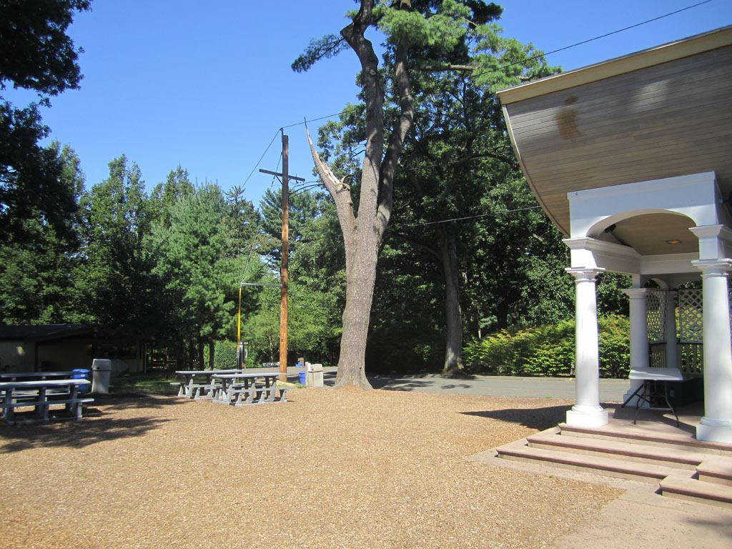 Locations Hub - Connecticut's Beardsley Zoo - Carousel Area