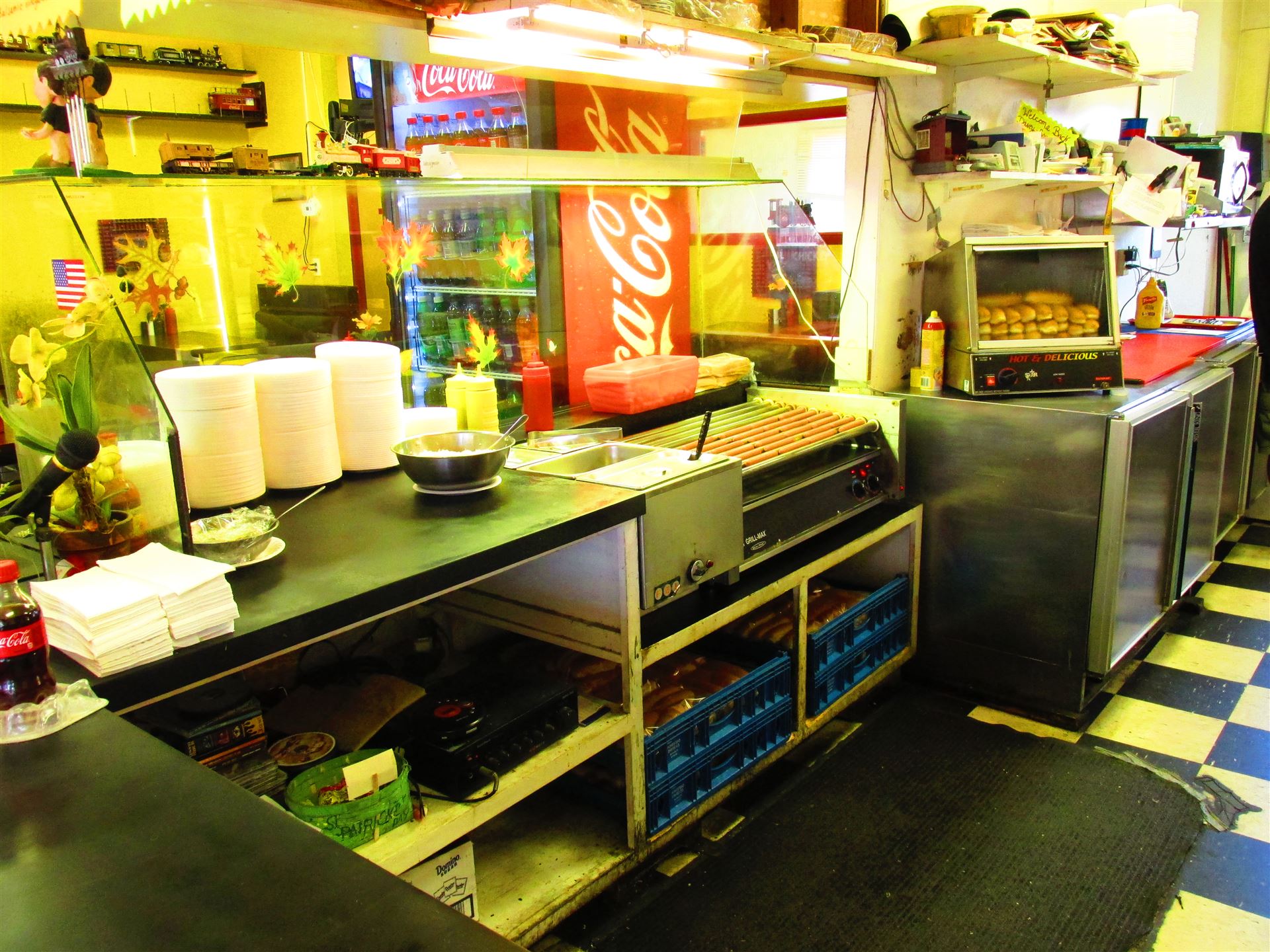 Locations Hub - Nikki's Dog House