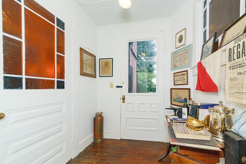Locations Hub - Jonathan Sturges Cottage