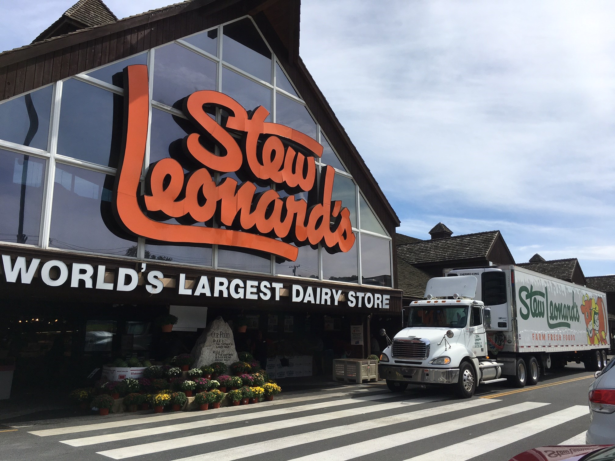 Locations Hub - Stew Leonard's
