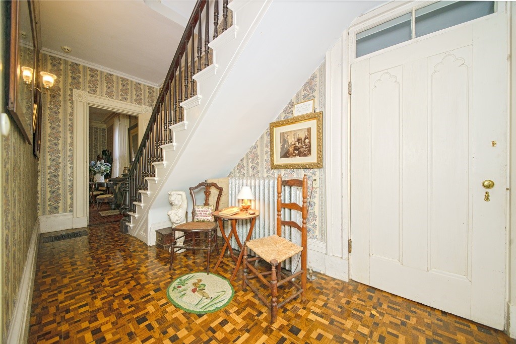 Locations Hub - Jonathan Sturges Cottage