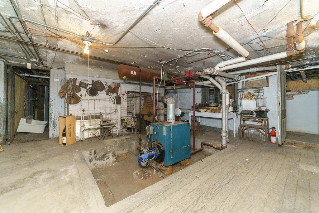 Locations Hub - Jonathan Sturges Cottage
