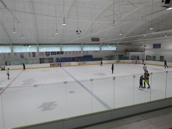 Locations Hub - Veterans Memorial Skating Rink