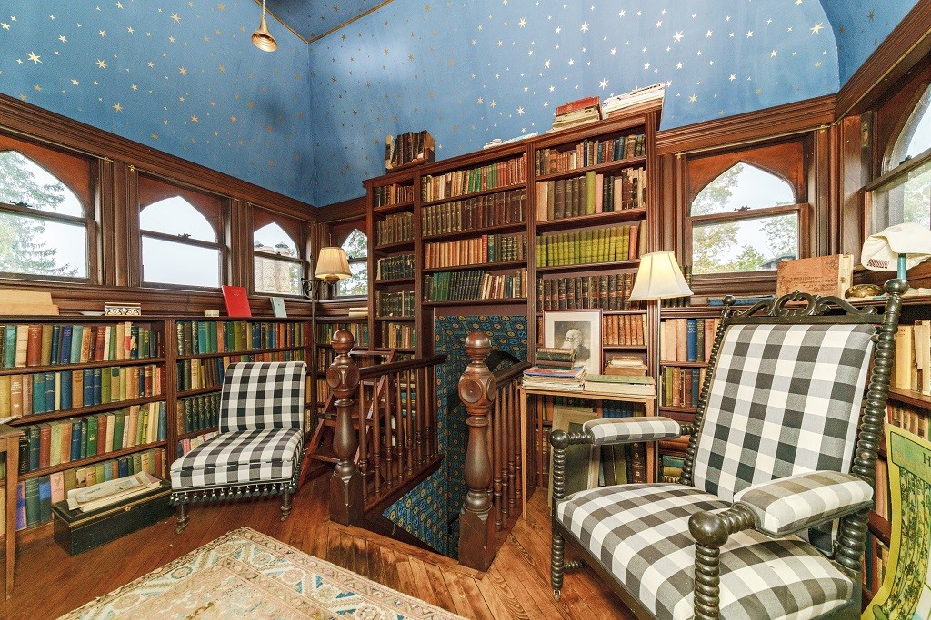 Locations Hub - Jonathan Sturges Cottage
