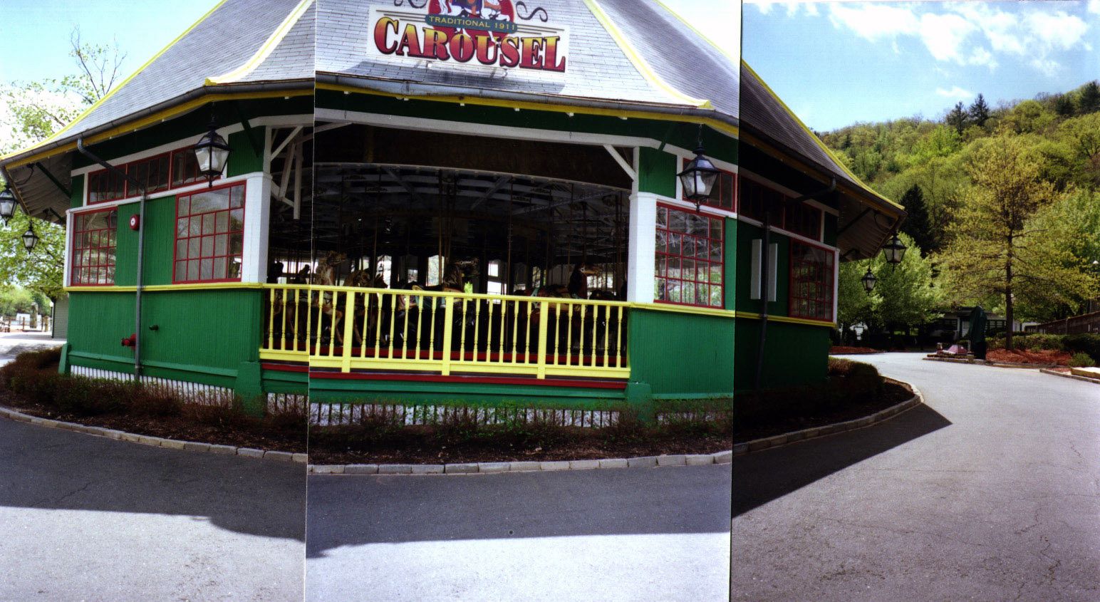 Locations Hub - Lake Compounce Theme Park