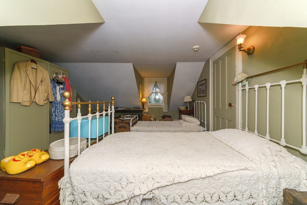 Locations Hub - Jonathan Sturges Cottage