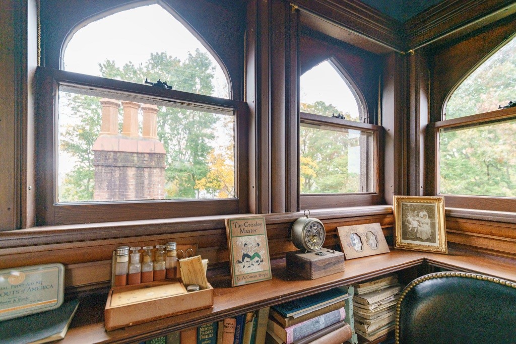 Locations Hub - Jonathan Sturges Cottage
