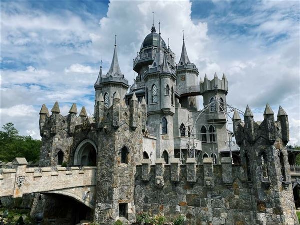 Locations Hub - Christopher Mark Castle